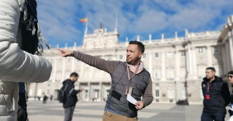 Madrid: Private Walking tour 2,5 hours or 5 hours - Key Points