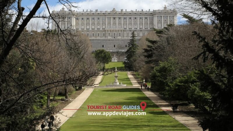 Madrid: Private Walking Tour 4 hours with Royal Palace - Authenticity and Authentic Experiences