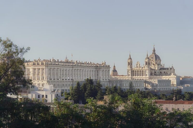 Madrid: Private Walking Tour & Photo Shoot - FAQ