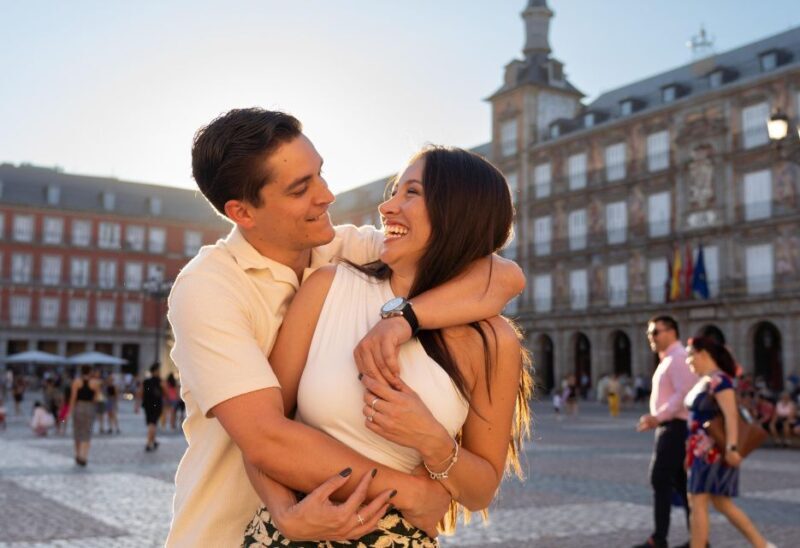 Madrid: Professional photoshoot in the Retiro park - Frequently Asked Questions