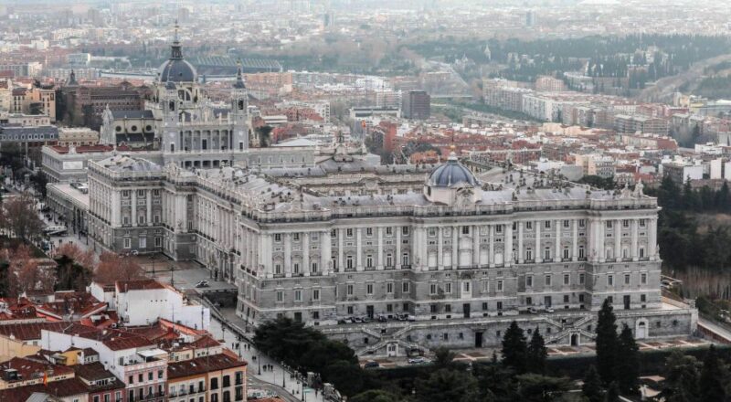 Madrid: Royal Palace Entry Ticket and Small Group Tour - Group Size and Experience