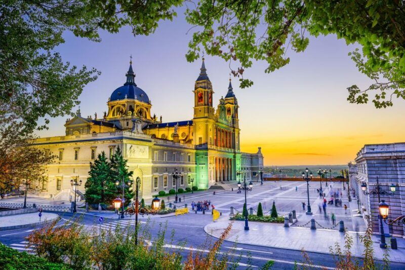 Madrid: Royal Palace Guided Tour with Entry Ticket - Key Points