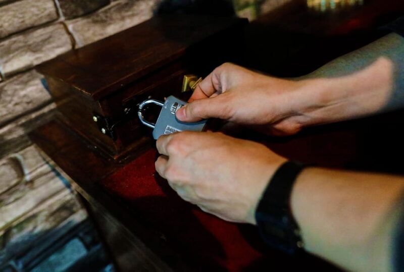 Madrid: Scary Escape Room "The Haunted Box" - Key Points