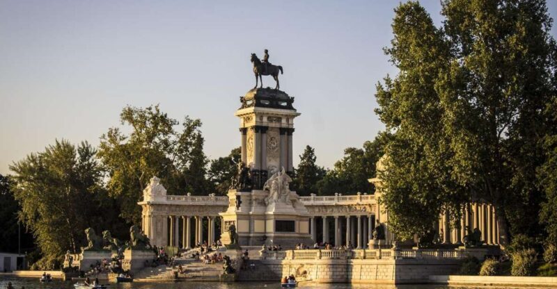 Madrid: Secrets of Retiro Park 2-Hour Walking Tour - What to Expect During the Tour