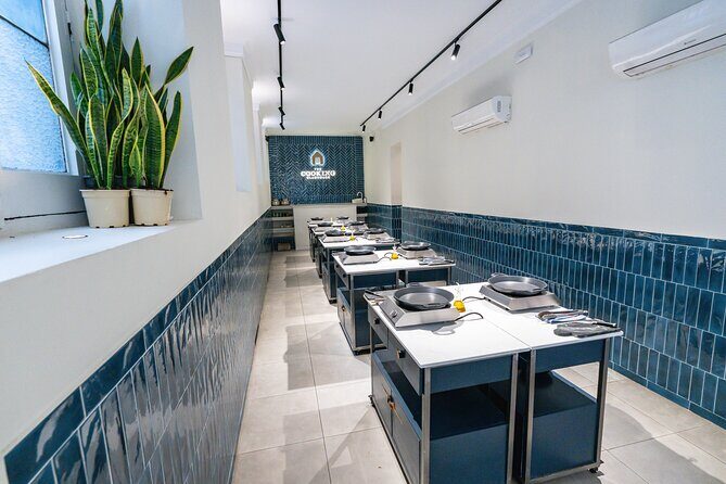 Madrid Spanish Omelet Cooking Class and Bottomless Wine brunch - The Value of This Experience: Is It Worth It?