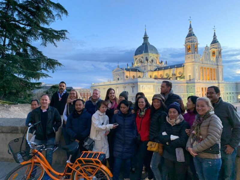 Madrid: Sunset and Night Lights Bike Tour - Key Points