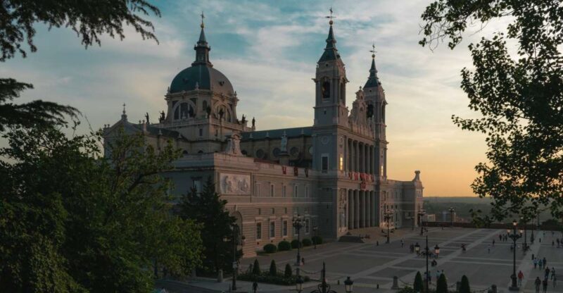 Madrid: Sunset Walking Tour with Optional Flamenco Show - Who Will Love This Tour?