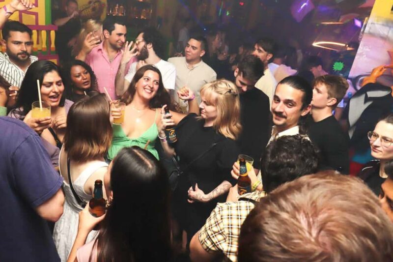 Madrid: Top Pub Crawl with Drinks and Free Nightclub Entry - FAQ