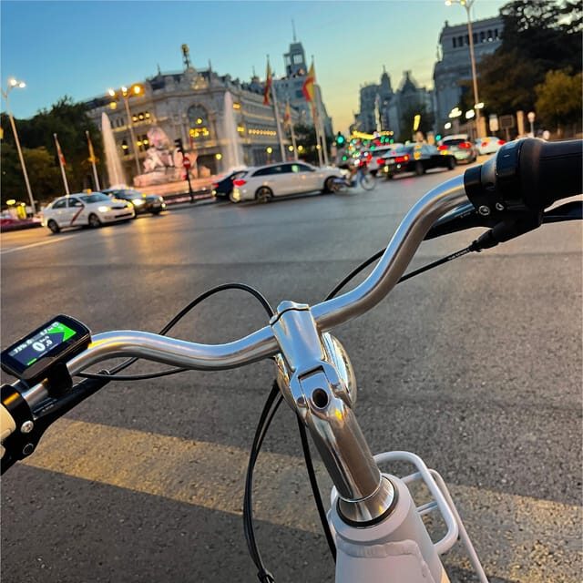 Madrid: Vintage Bike Rental with Tourist Map - Exploring Madrid on Two Wheels: An Authentic Adventure