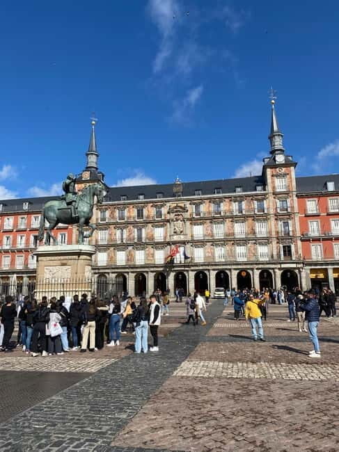 Madrid: walk through the Barrio de los Austrias with the option of visiting the Prado Museum - FAQ About the Tour