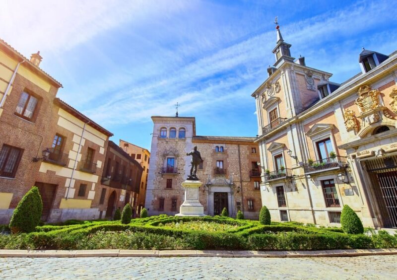 Madrid: Walking tour Barrio de las Letras and Madrid de los Austrias - Key Points
