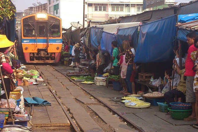 Maeklong & Damnoen Saduak Markets: Railway & Floating Market Tour - A Detailed Look at the Tour Experience