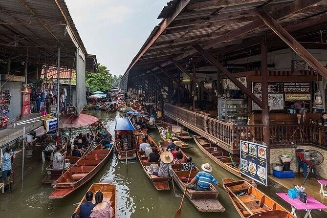 Maeklong Railway and Damnoen Saduak Market with Train Ride - Floating Market Adventure at Damnoen Saduak