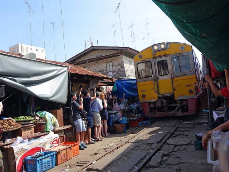 Maeklong Railway-Damnoen Saduak-Ayutthaya - Key Points
