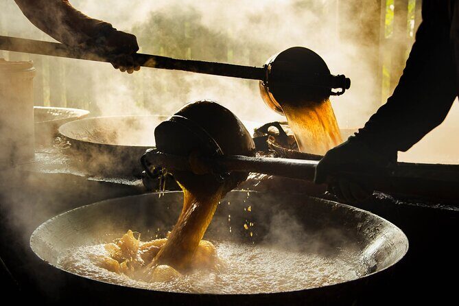 Maeklong Railway & Damnoen Saduak Floating Market Tour  Full Day - FAQ