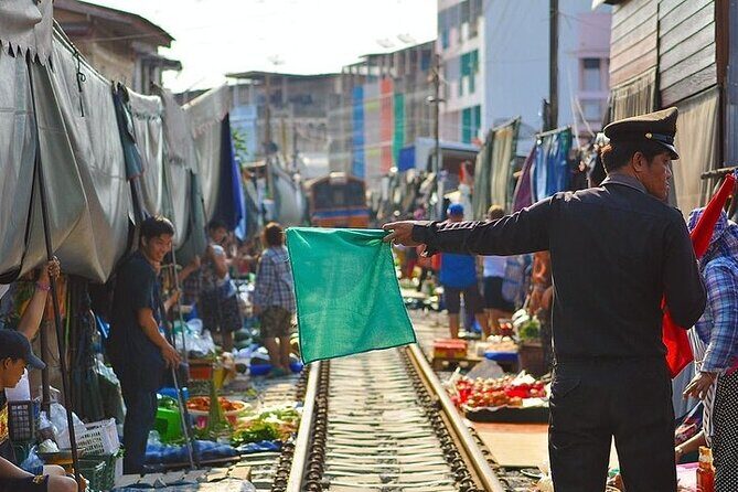 Maeklong Railway Market & Damnoensaduak Floating Market Tour (SHA Plus) - Exploring the Itinerary in Depth