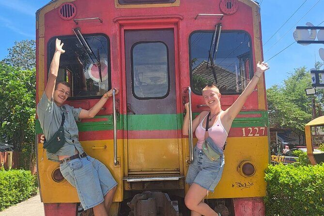 Maeklong Railway Market, Floating Market and Dragon Temple Tour - Key Points