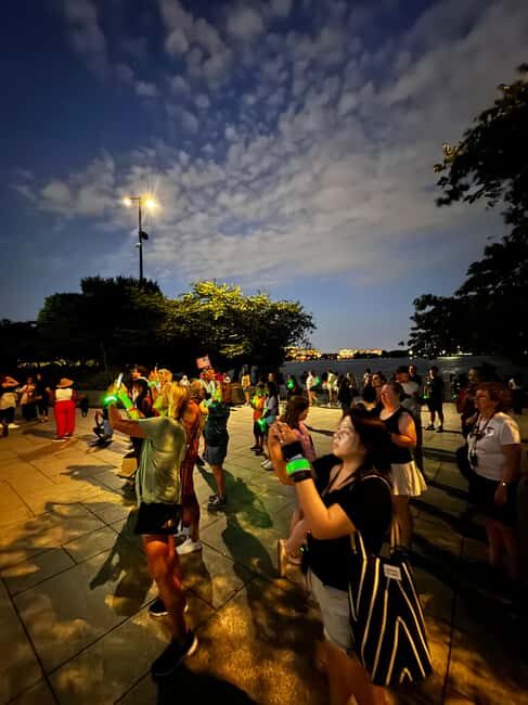 Magic LED Monuments Night Tour- Free snacks, LED Bracelets - Analyzing the Value