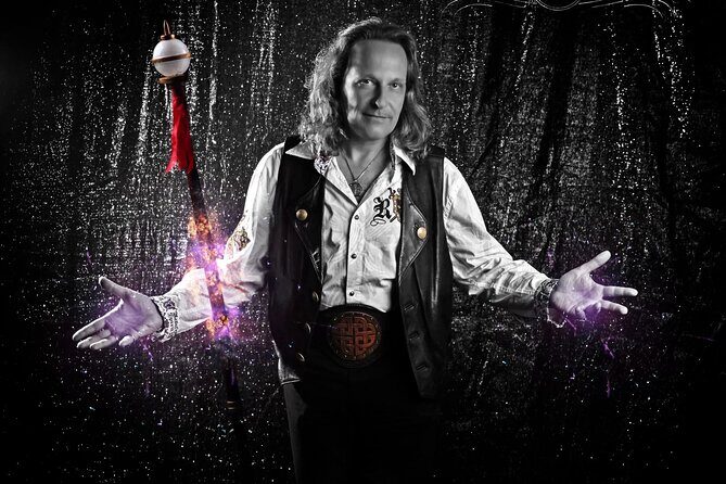 Magic Up Close Early Show at Las Vegas Magic Theater - An In-Depth Look at the Magic Up Close Show