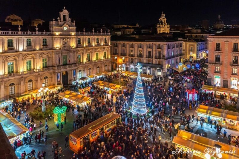 Magical Christmas in Catania: Private Tour among Lights, Nativity Scenes and Sicilian Flavors - The Charm of the Lights and Neighborhoods