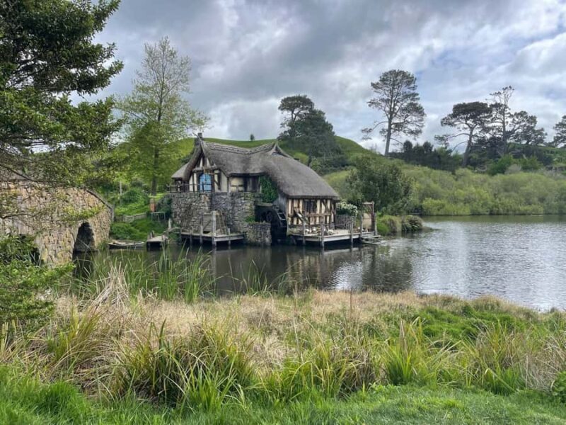Magical Hobbiton & Waitomo Caves Small Group from Auckland - Why This Tour Works Well