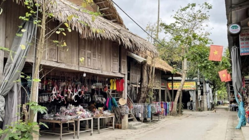 Mai Chau: 2-Day Trip with Trekking, Cycling, Food & Homestay - Staying the Night in a Homestay