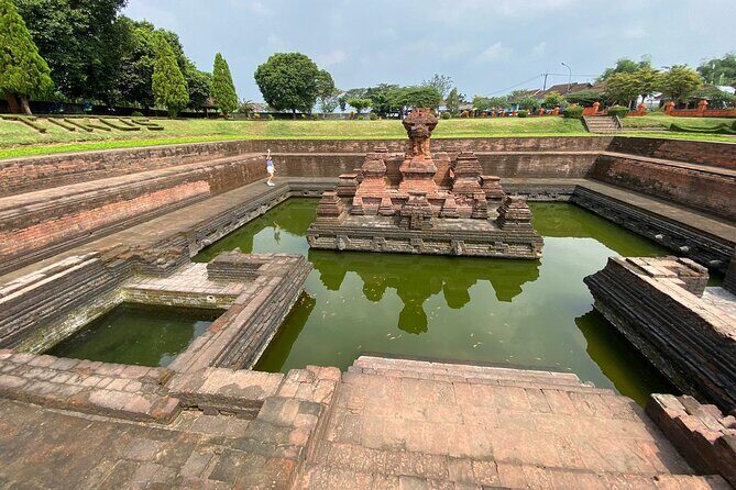 Majapahit Heritage Archaelogy tour via surabaya - Who Should Consider This Tour?