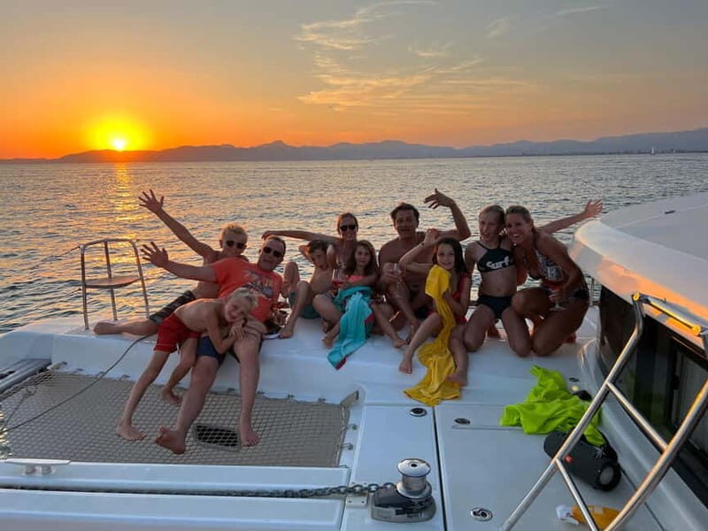 Majorca: Dinner aboard a private catamaran with snorkeling and paddle surfing - FAQ