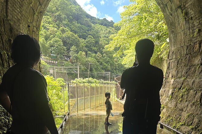 Makang, Mutan, Houtong Cat Village & Sandiaoling Day Tour - Mudan Old Street: Railway Nostalgia and Curved Tracks