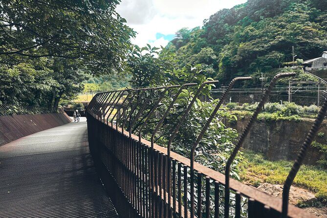 Makang, Mutan, Houtong Cat Village & Sandiaoling Day Tour - Houtong Cat Village: From Coal Mine to Feline Paradise