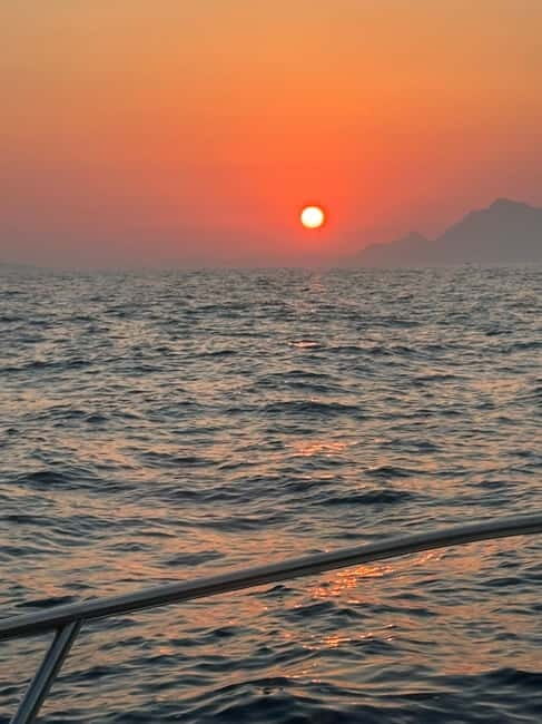 Makarska: Sunset private boat tour from Makarska - Who Should Consider This Tour?