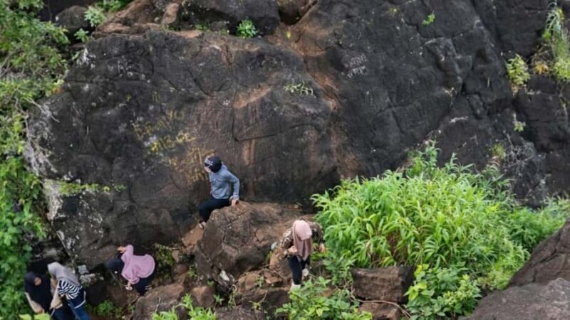 Makassar: Sunset Trek Bulusaukang  Mountain from the City - The Descent and Reflection