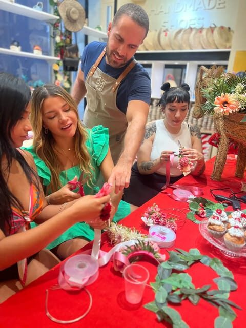 Make a traditional "tocado" sevillano - Key Points
