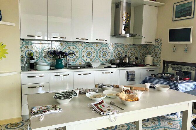 Make Neapolitan Pizza With A View Of Naples - The Experience’s Real Value