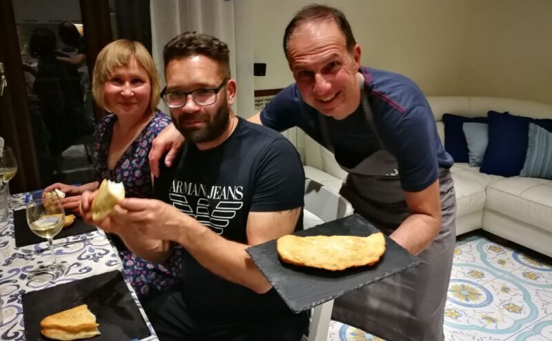 Make Neapolitan Pizza With A View Of Naples Like No Other - Key Points