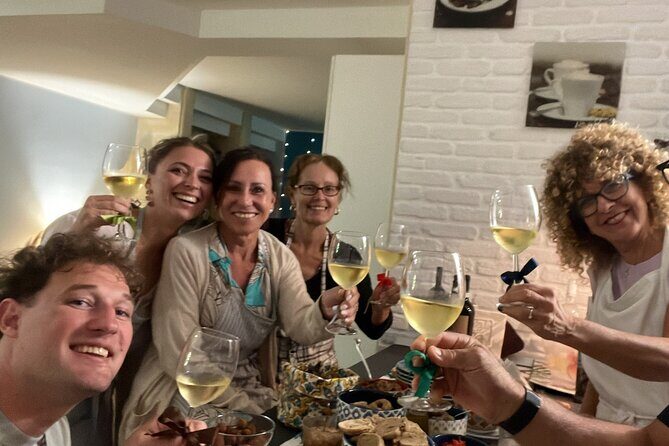 Make pasta, drink wine. Cooking class with transported included! - An Authentic Taste of Salento in a Cozy Setting