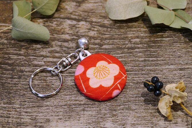Make unique items with Kimono fabric in a café Kimono fabric keyring (38mm) - Key Points