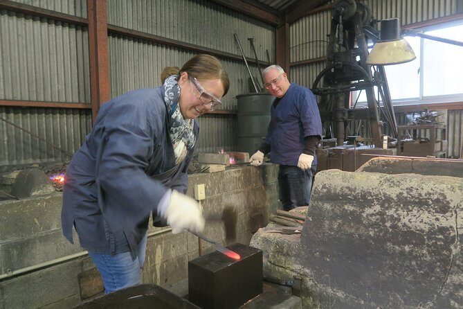 Make your own kitchen knife with a master blacksmith in Shimanto - Authenticity and Cultural Value