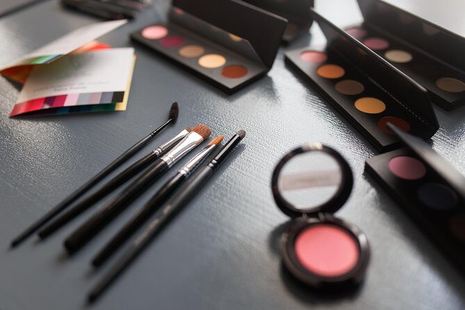 MAKEUP COURSE with colorimetry analysis - FAQs