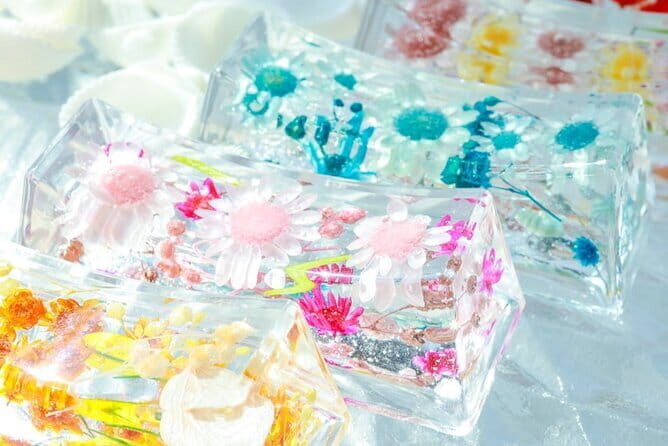 Making Herbarium chopstick rests with dried flowers in Tokyo - Key Points