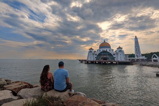 Malacca's Famous Spots: Private Day Tour - A Famosa Fortress and Colonial Remnants