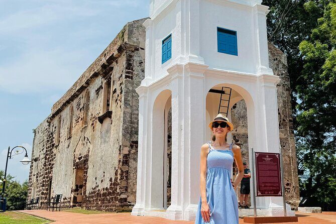 Malacca's Famous Spots: Private Day Tour - Modern Architecture: Melaka Straits Mosque