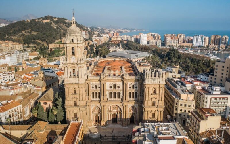 Málaga: Alcazaba and Historical City Center Private tour - Discovering Málaga’s Historic Heart