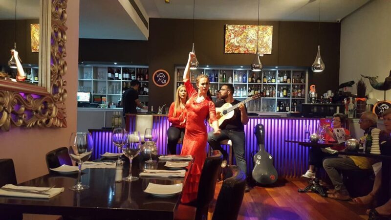 Malaga: Authentic Flamenco Dinner Show at Vino Mio - The Venue and Accessibility