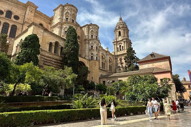 Malaga Food Walking Tour with Atarazanas Market Visit - Who Should Book This Tour?