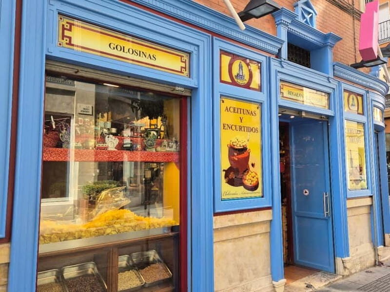 Málaga: Highlights Walking Tour with Drinks and Tapas - An In-Depth Look at the Tour Experience