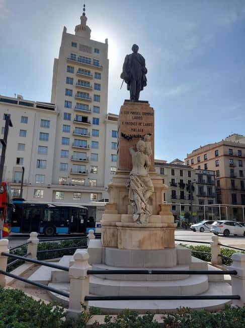 Málaga: Highlights Walking Tour with Drinks and Tapas - Frequently Asked Questions