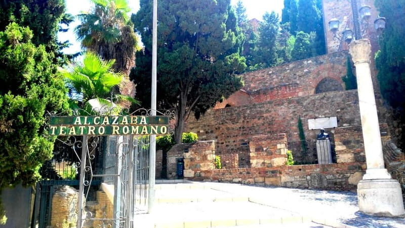 Málaga: Historic Center Tour with Local Guide - The Sum Up