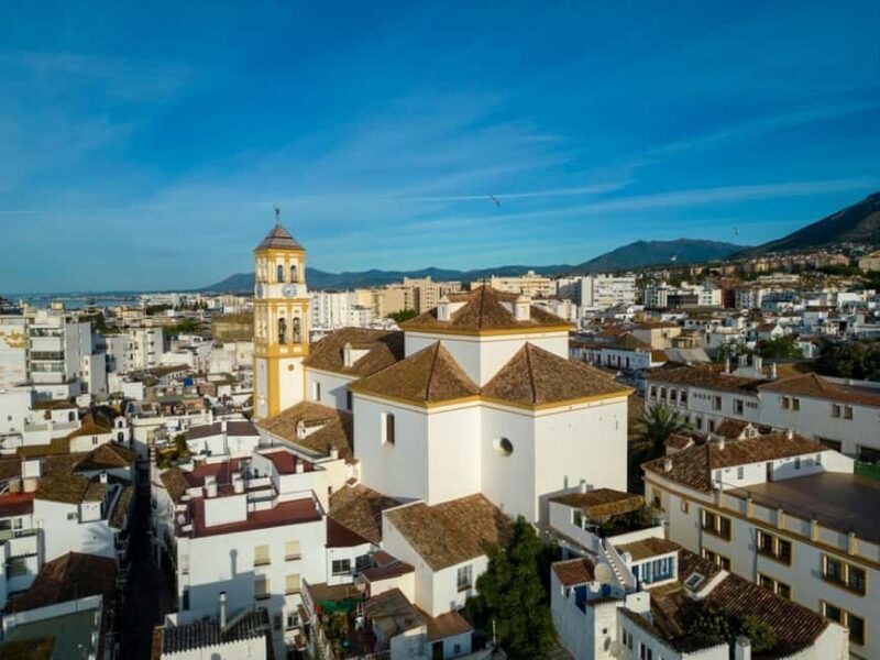Málaga: Marbella & Puerto Banús Coastal Glamour Tour - Exploring Marbella Old Town: A Taste of Authentic Andalusia