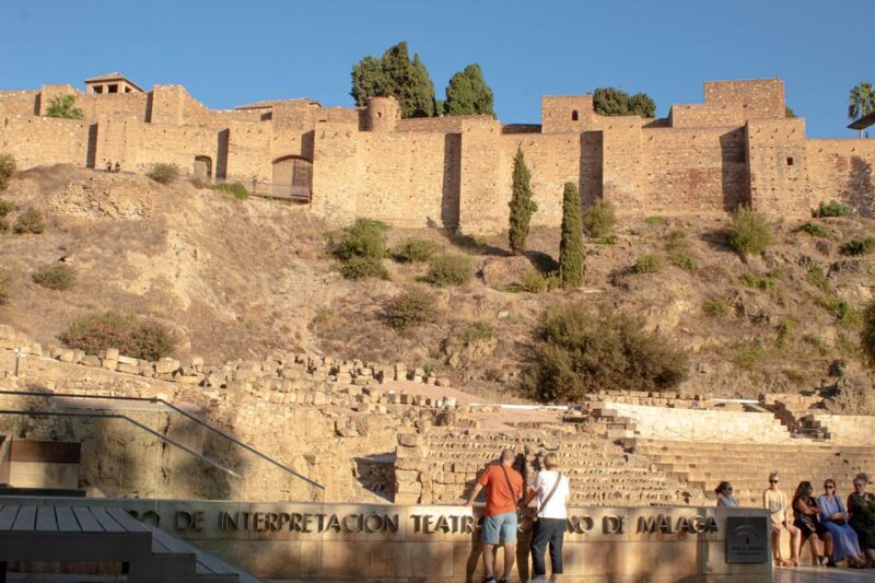 Málaga: Private guided walking tour in the historic center - Key Points